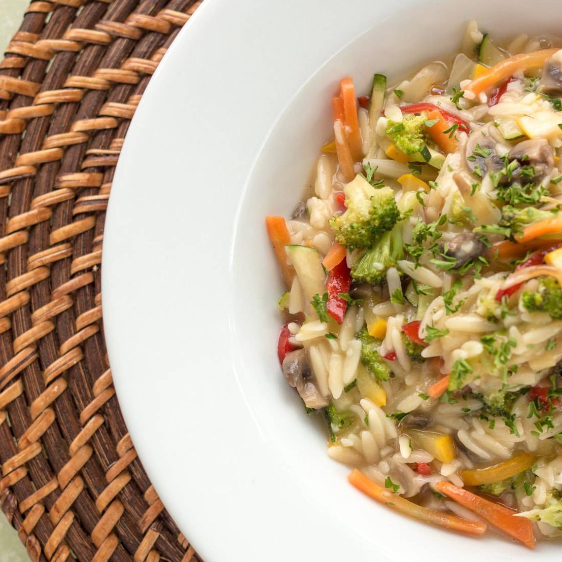 Orzo Primavera 🍃 – Le Paste | Restaurante Cocina Italiana